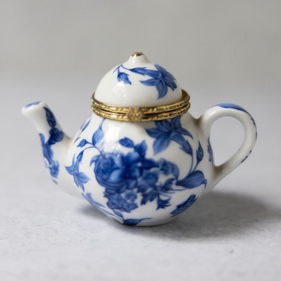Unmarked | Accents | Ceramic Floral Teapot Trinket Box With Clasp Blue ...